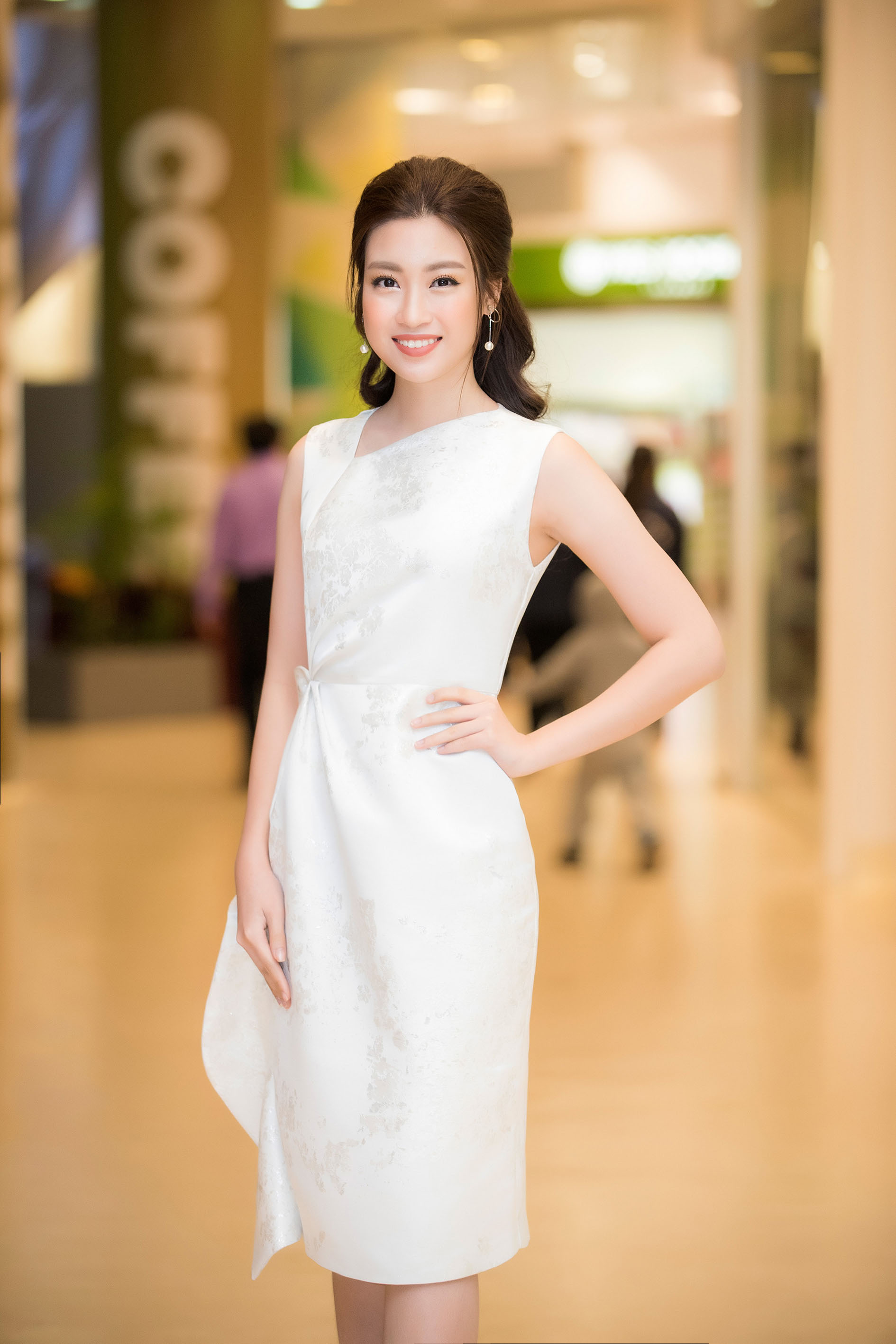 My Linh – Le hoi Tat Den | Sen Vang